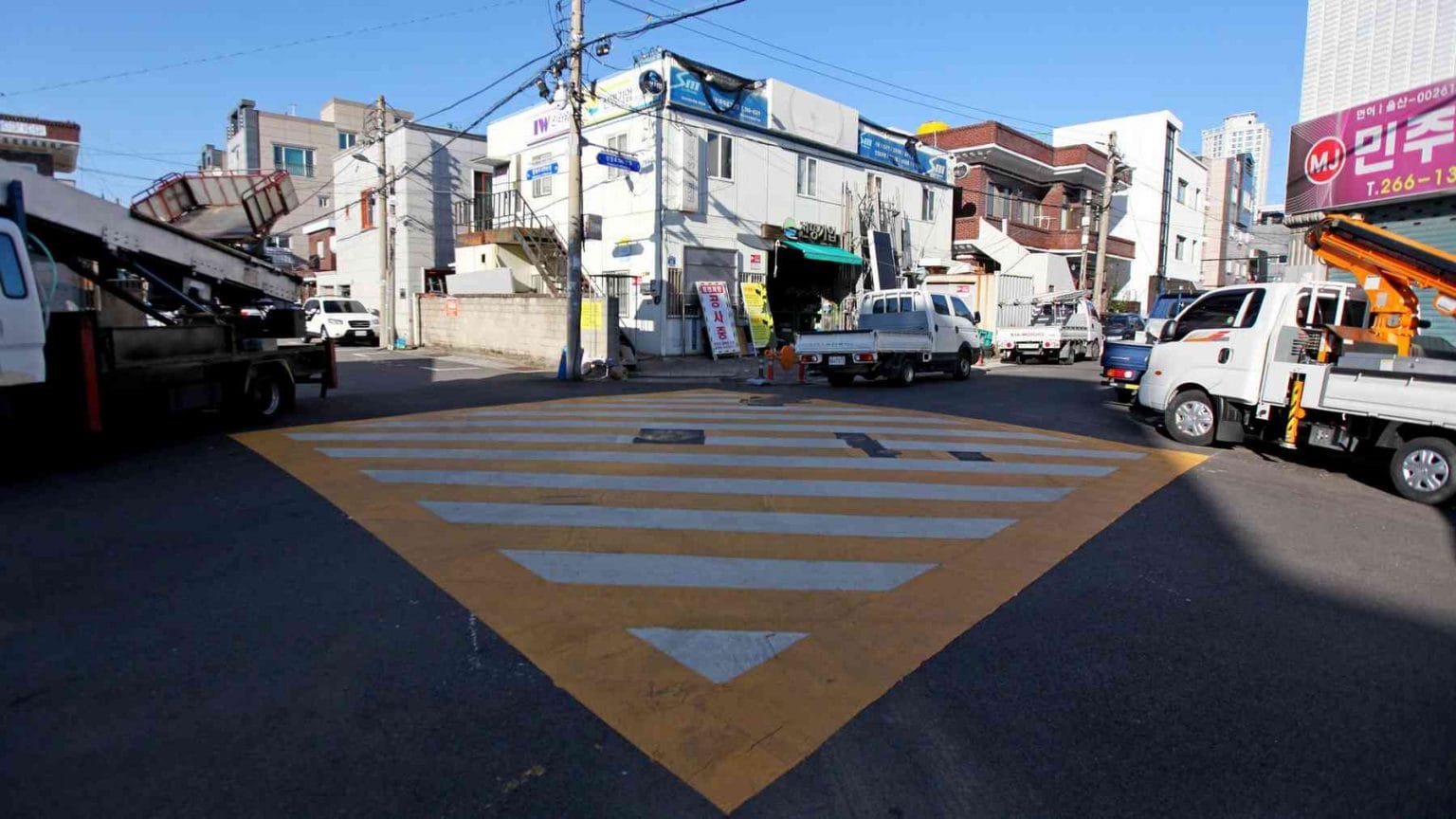 Road Safety | The Rules of the Roads and Bike Paths | Korea By Bike